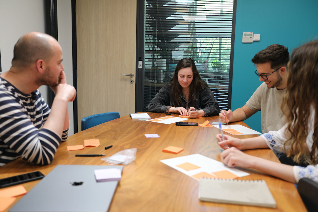 Comment réaliser un logo déclinable pour 100 entités